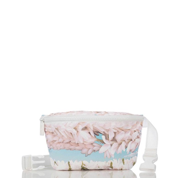 ALOHA Collection | Bags | New Aloha Collection Tahiti Tiare Lei Hip ...